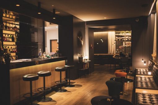 Lounge Là Gì? Sự Khác Nhau Giữa Lounge, Bar, Cafe